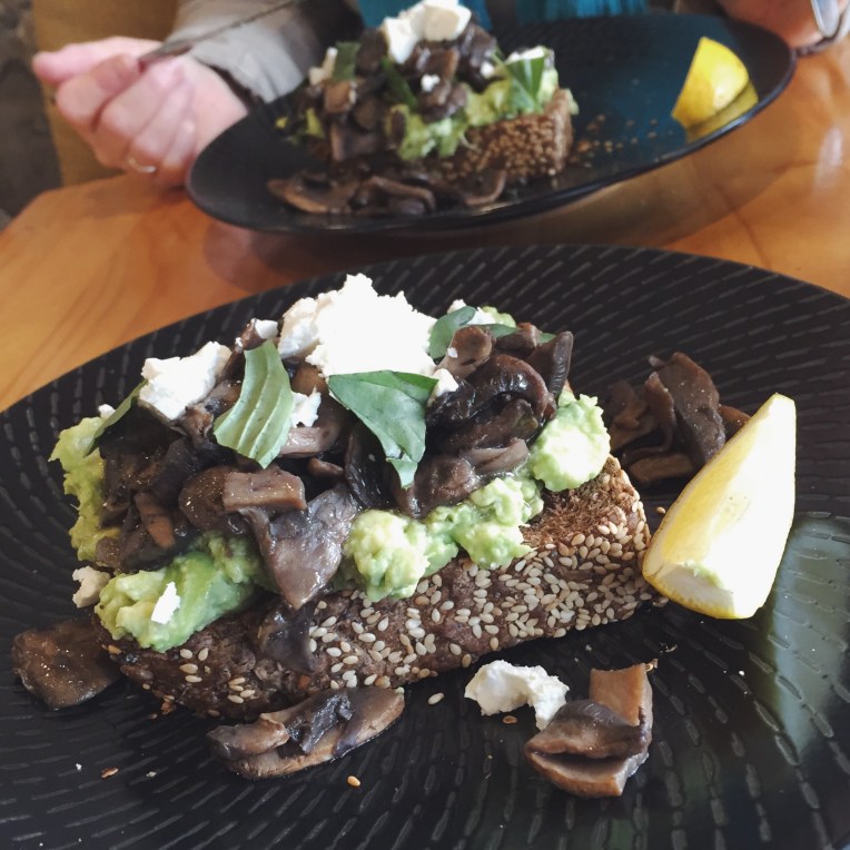 Going home & an apple, blueberry & ginger crumble. – Broccoli & blueberries
